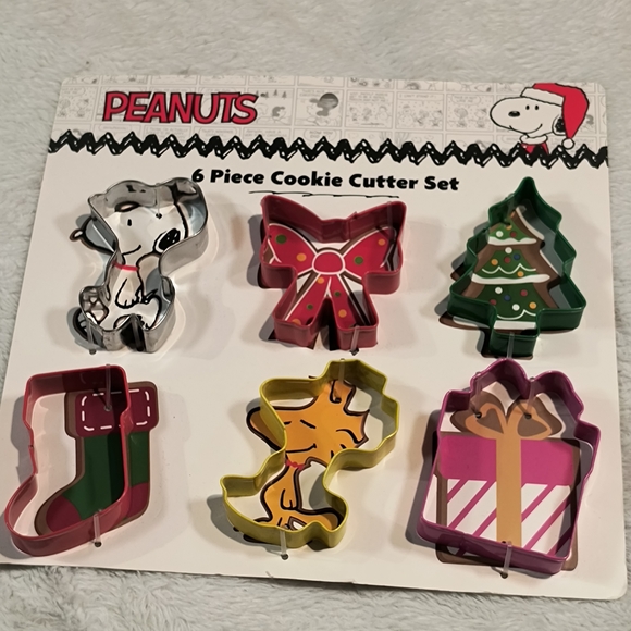Peanuts | Kitchen | Peanuts 6 Piece Cookie Cutter Set | Poshmark